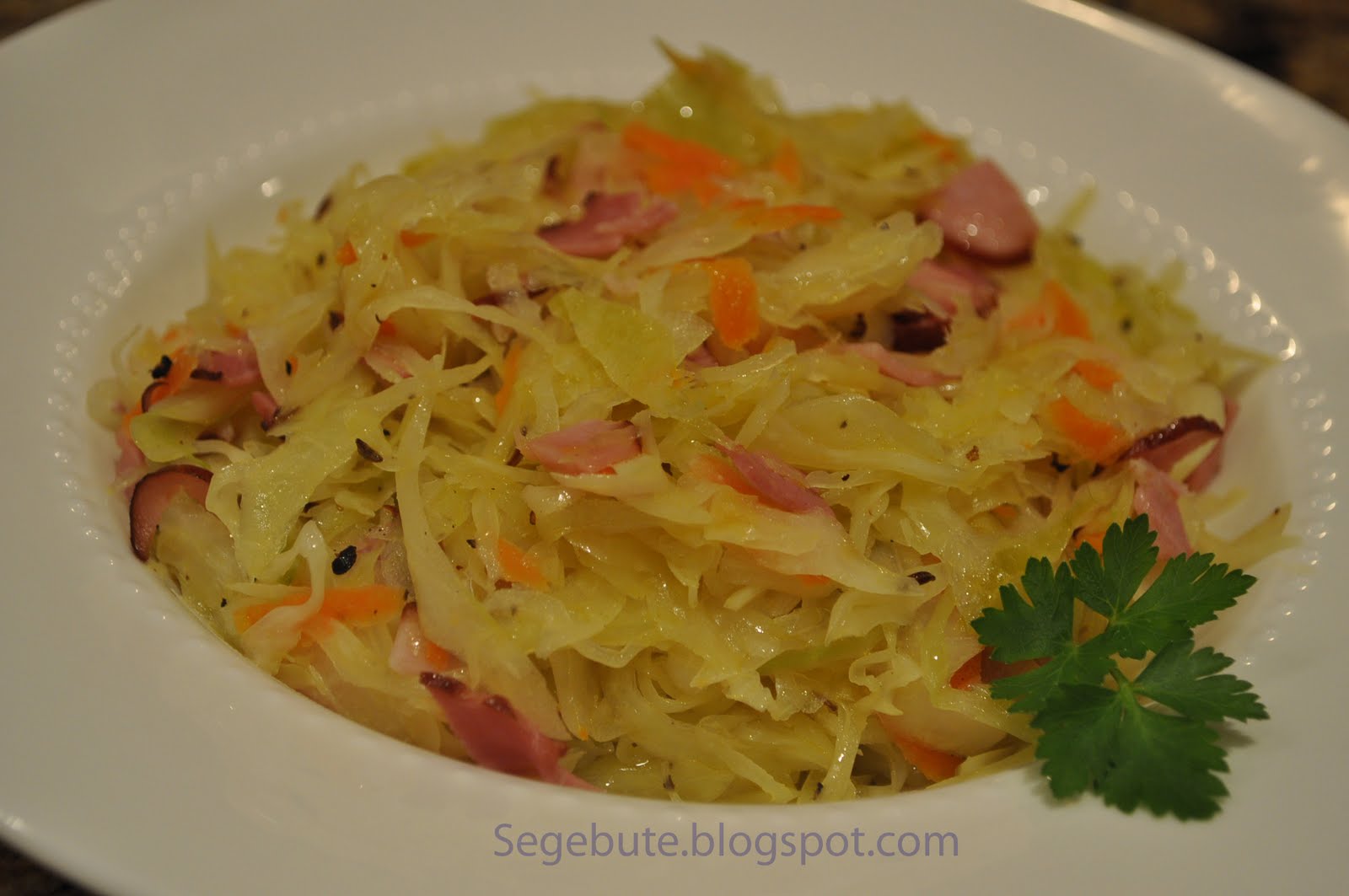 SEGEBUTĖS UŽRAŠAI: Kopūstas troškintas vyne