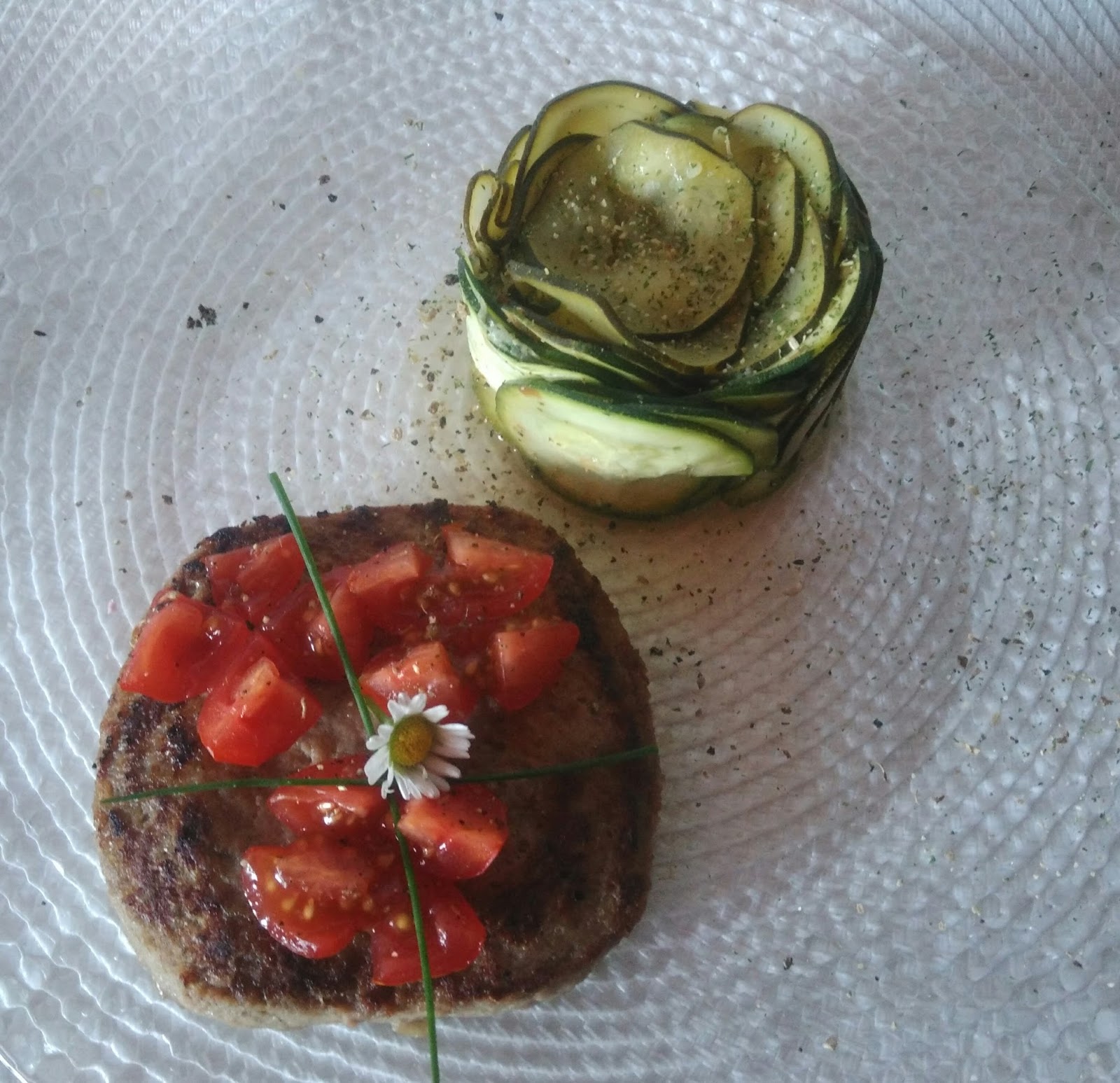 Steak haché et sa Rose de courgettes