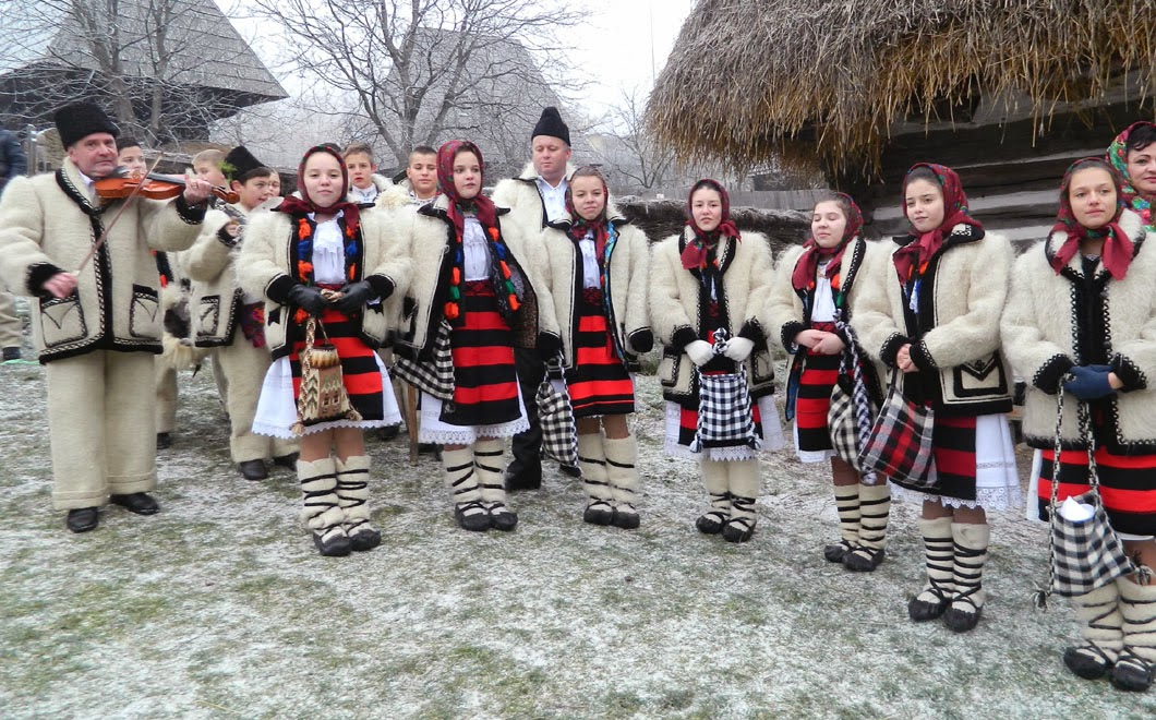 Foto travel: Colindatul de ceată bărbătească pe lista UNESCO