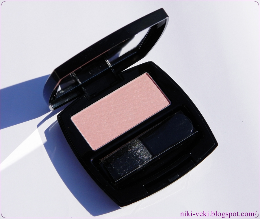 Little Happy Heaven: AVON ideal lumionous rumenilo - Peach i Classic aura