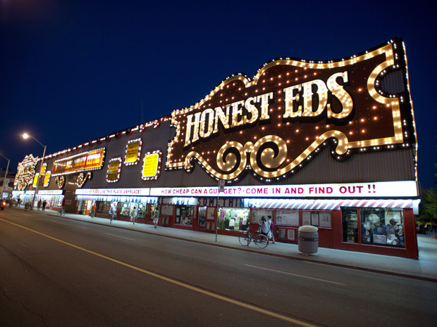Toronto's News: Honest Ed’s store — famous for its cheesy outdoor ...