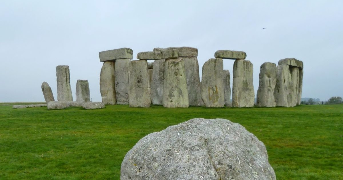 The Stones of Stonehenge: Eastern Station Stone (Stone 91)
