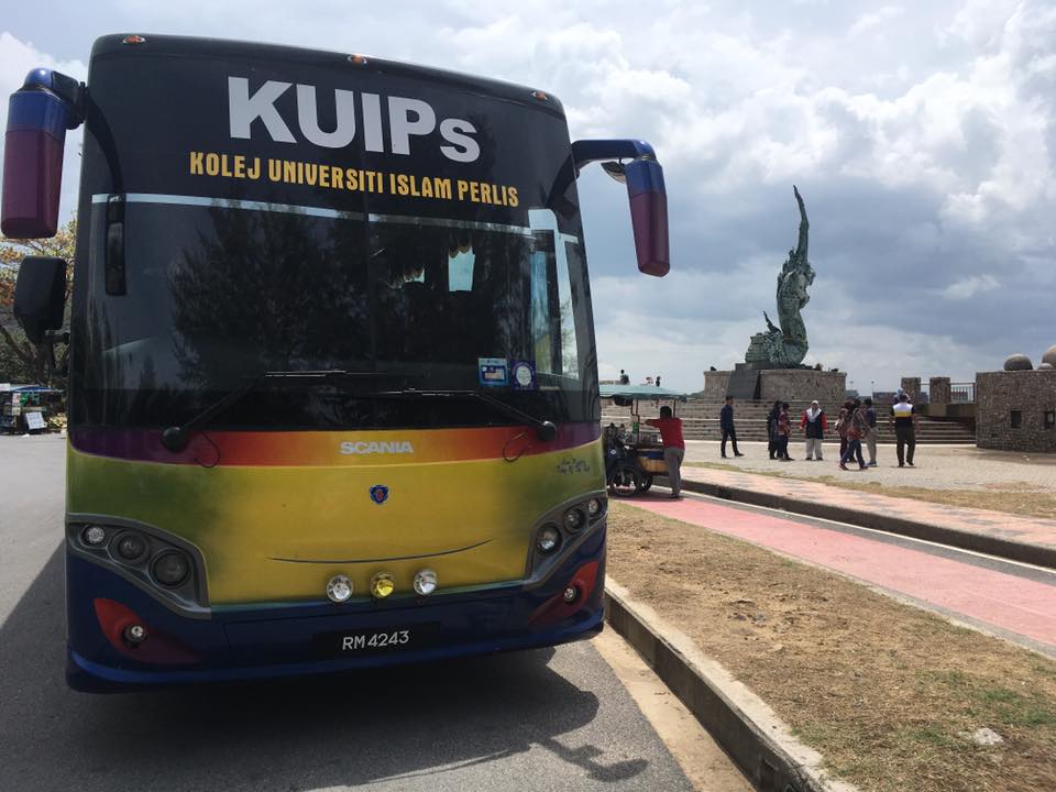 WADI BAS & VAN: Perkhidmatan Bas Persiaran dan Van di Kangar Perlis