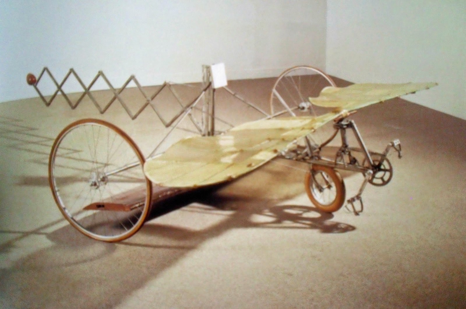 Artpla33: MACHINES VOLANTES