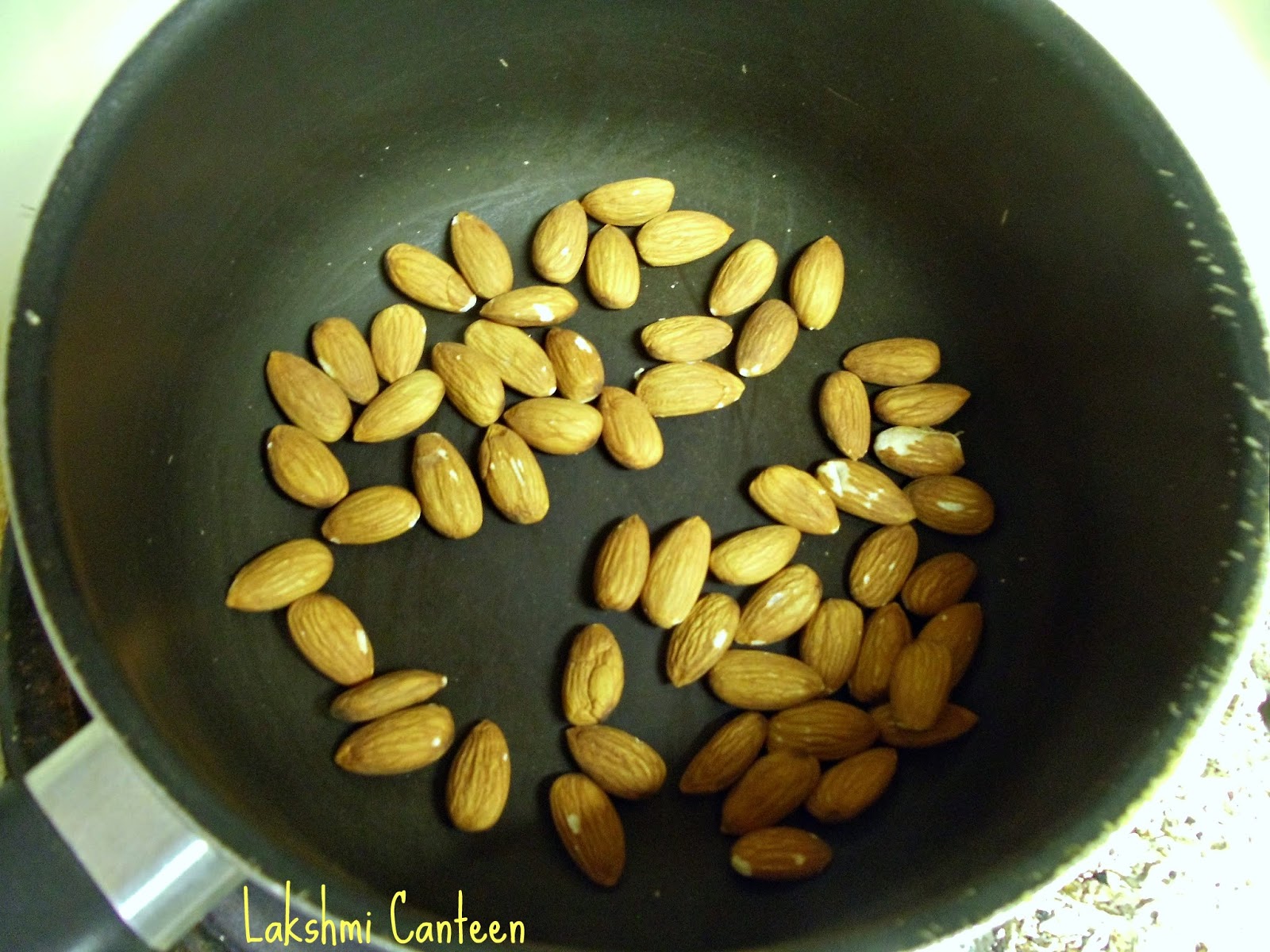 Lakshmi Canteen: Oats- Almond Ladoo (Jaggery Based)