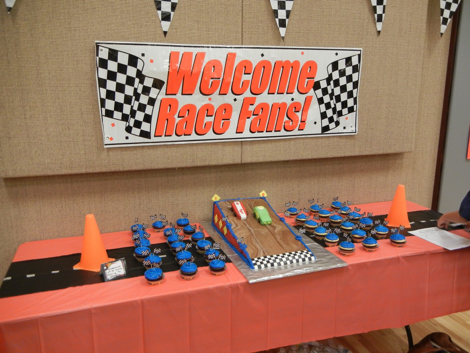 Crafting Weasels: Pinewood Derby Pictures