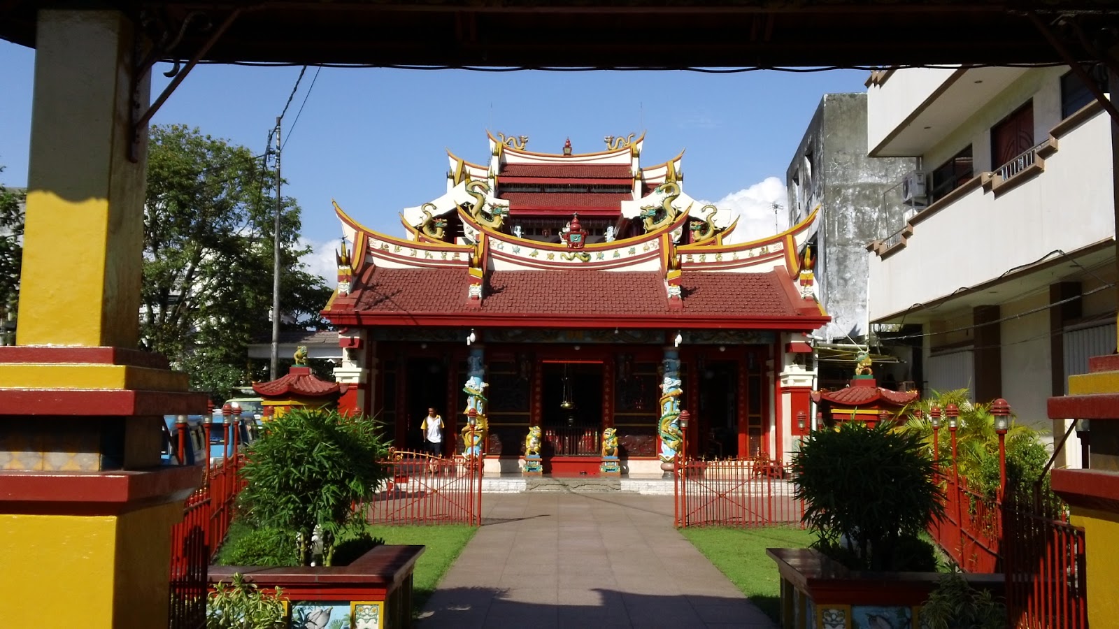 Ban Hin Kiong Chinese Temple, Wonderful in Manado City ~ Malay Travel ...