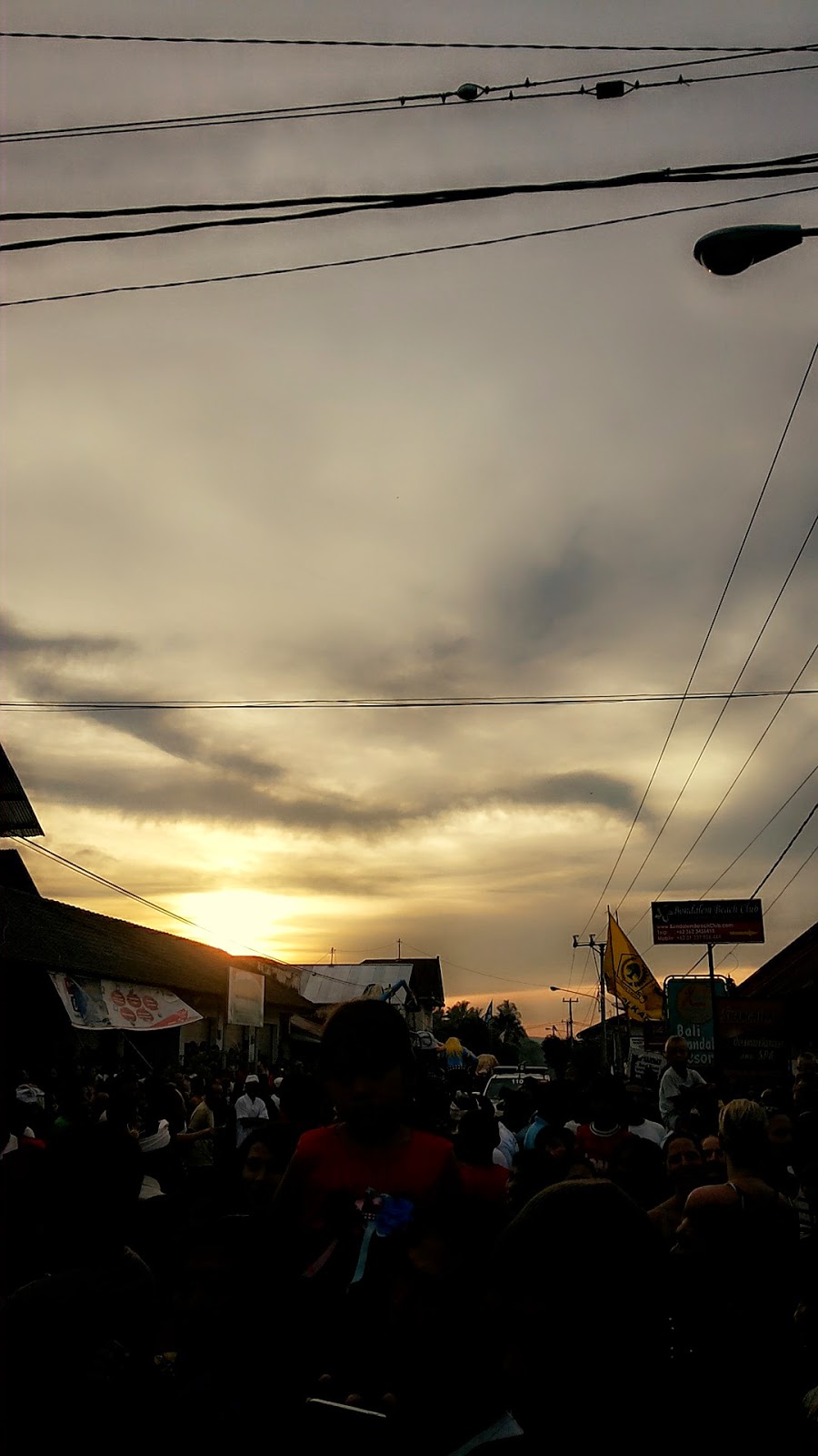 Hari Raya Purnama dan Tilem ~ Umat Hindu