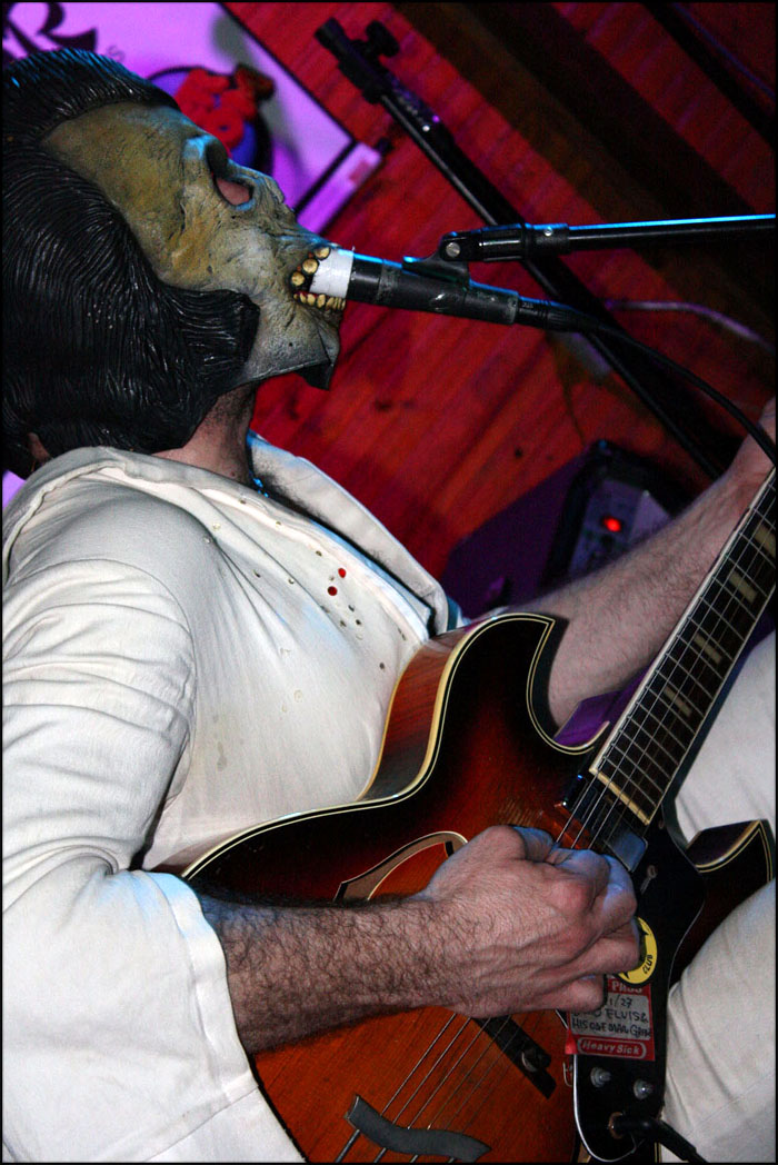 ZOMBILLY: Galeria - Dead Elvis & His Onemangrave