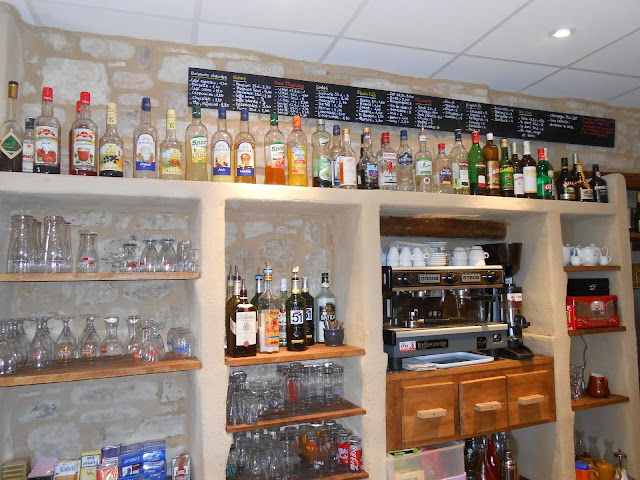 The All New Le Petit Bar – It's Me, Sara Louise