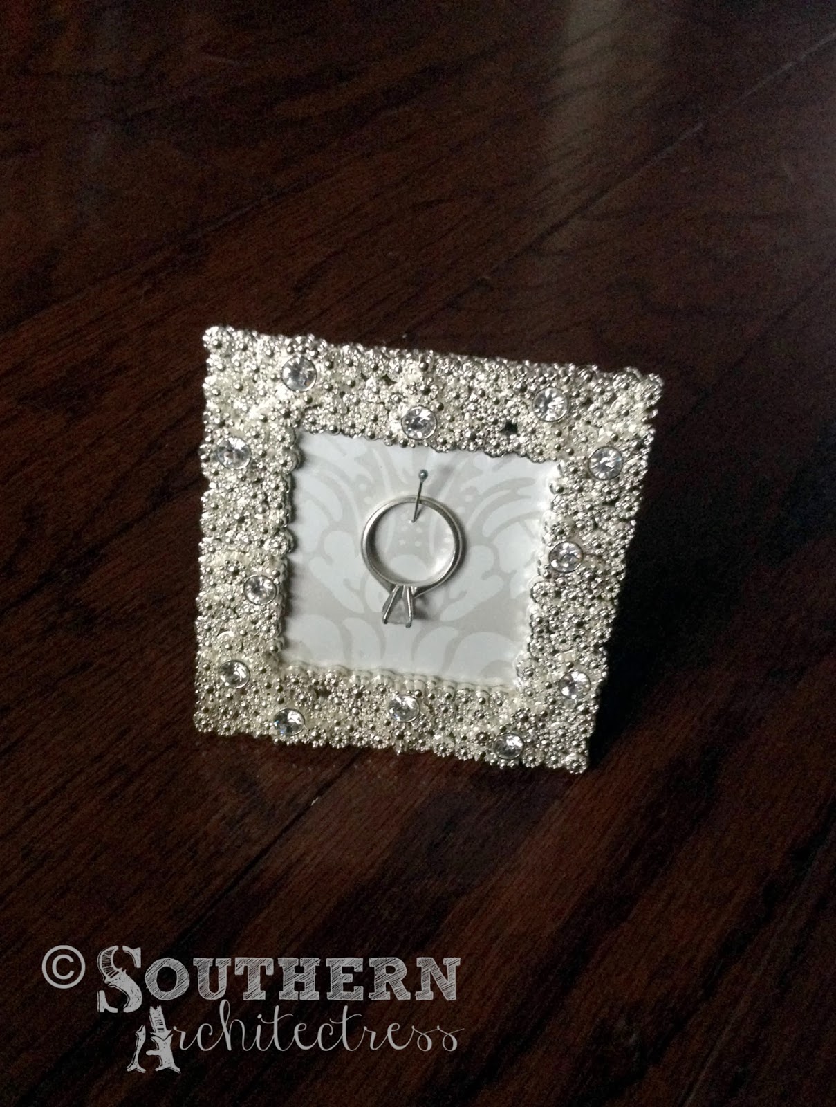 Southern Architectress: DIY Ring Holder Frame