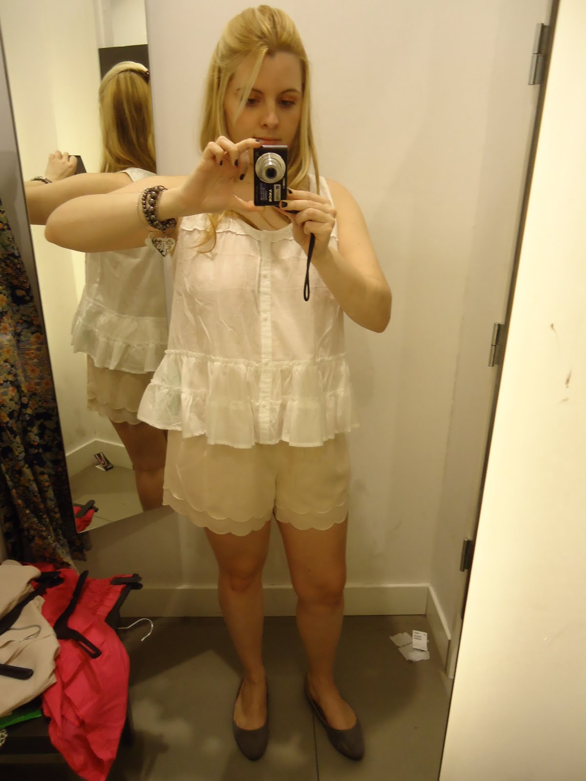 Life in Brussels: H&M - Fitting Room