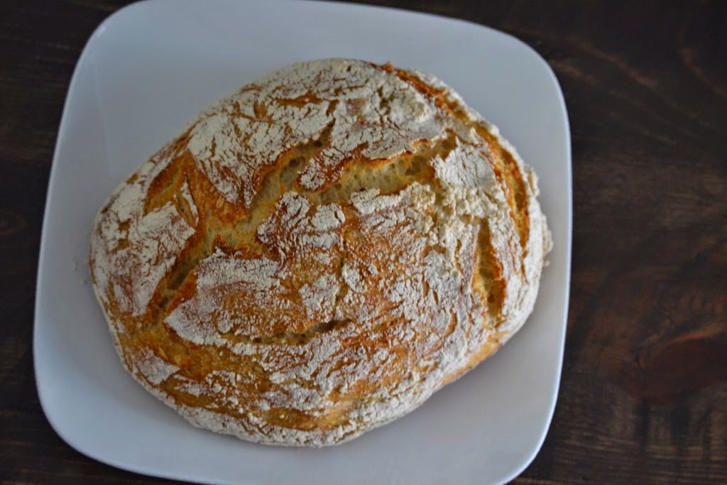 Lona's Kitchen: Baking the Perfect Loaf of Bread at Home