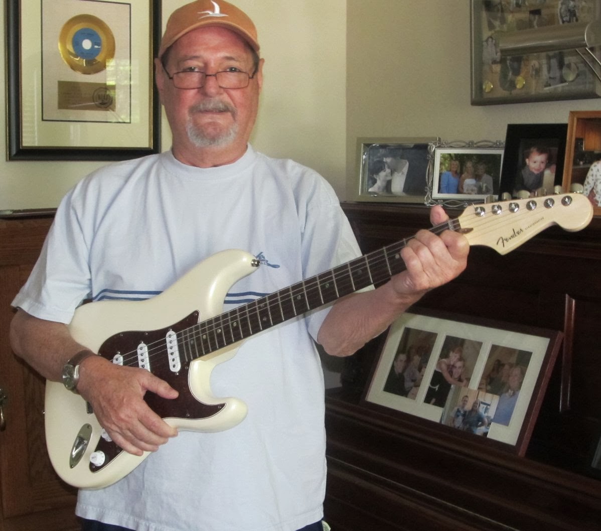 NOTICIAS Y EFEMERIDES MUSICALES Y DEL CINE: THE TURTLES, UN 17 DE ...