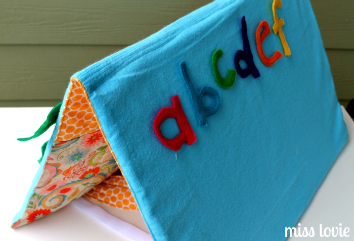 Miss Lovie: Travel Felt Board Tutorial: Kicking off the Back To School ...