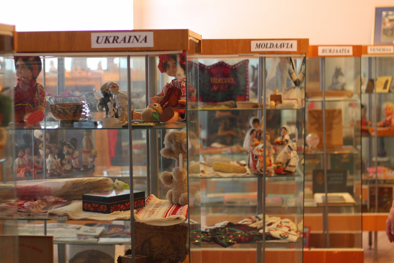 Kohtla-Järve Maleva Põhikooli huvijuhi blogi: Kakskeelsete koolide päev