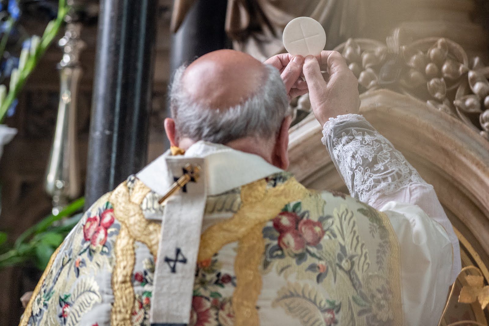 Photo Post: Solemn Pontifical Mass in Warrington (Or: More Examples of ...