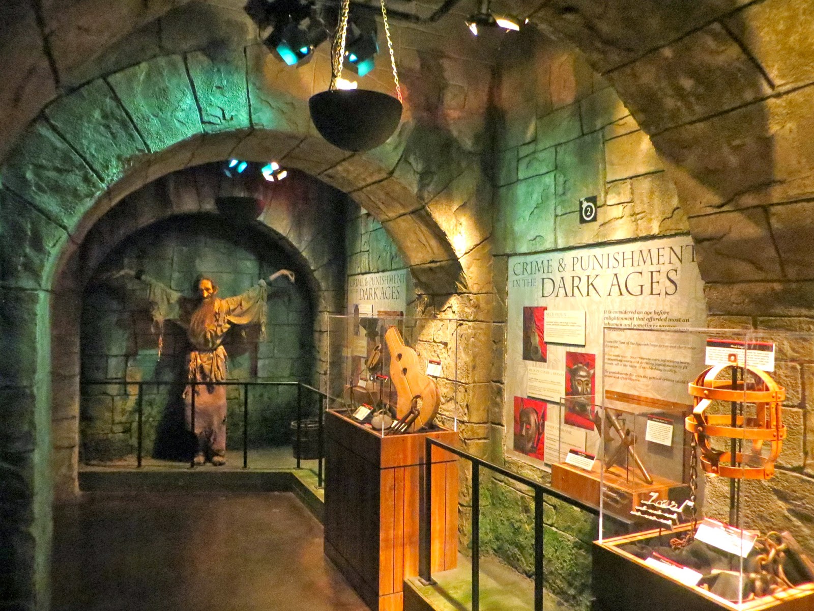 jillgoes: Postcards From Washington D.C. - Crime Museum