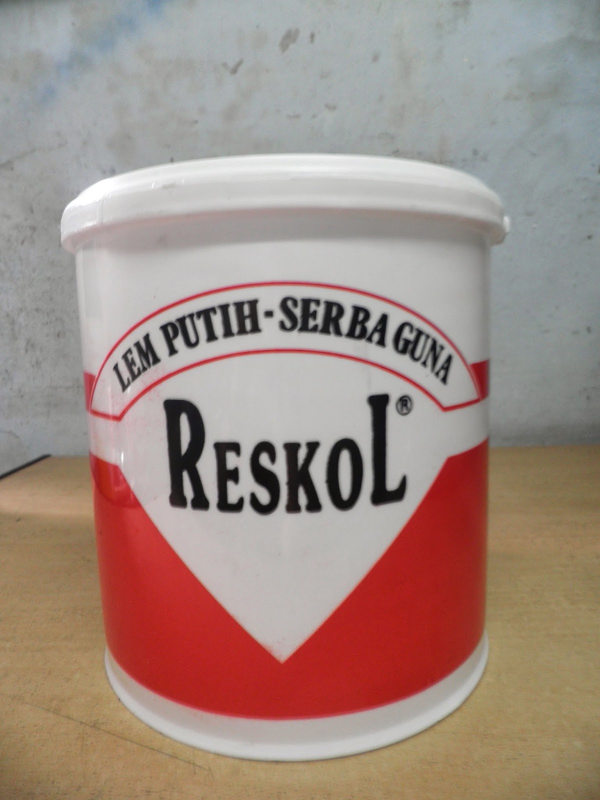 PressIndo Jaya: Macam - macam Lem Reskol