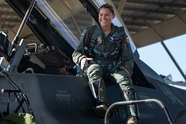 First female Viper demo team pilot relieved of command after two weeks - Blog Before Flight ...