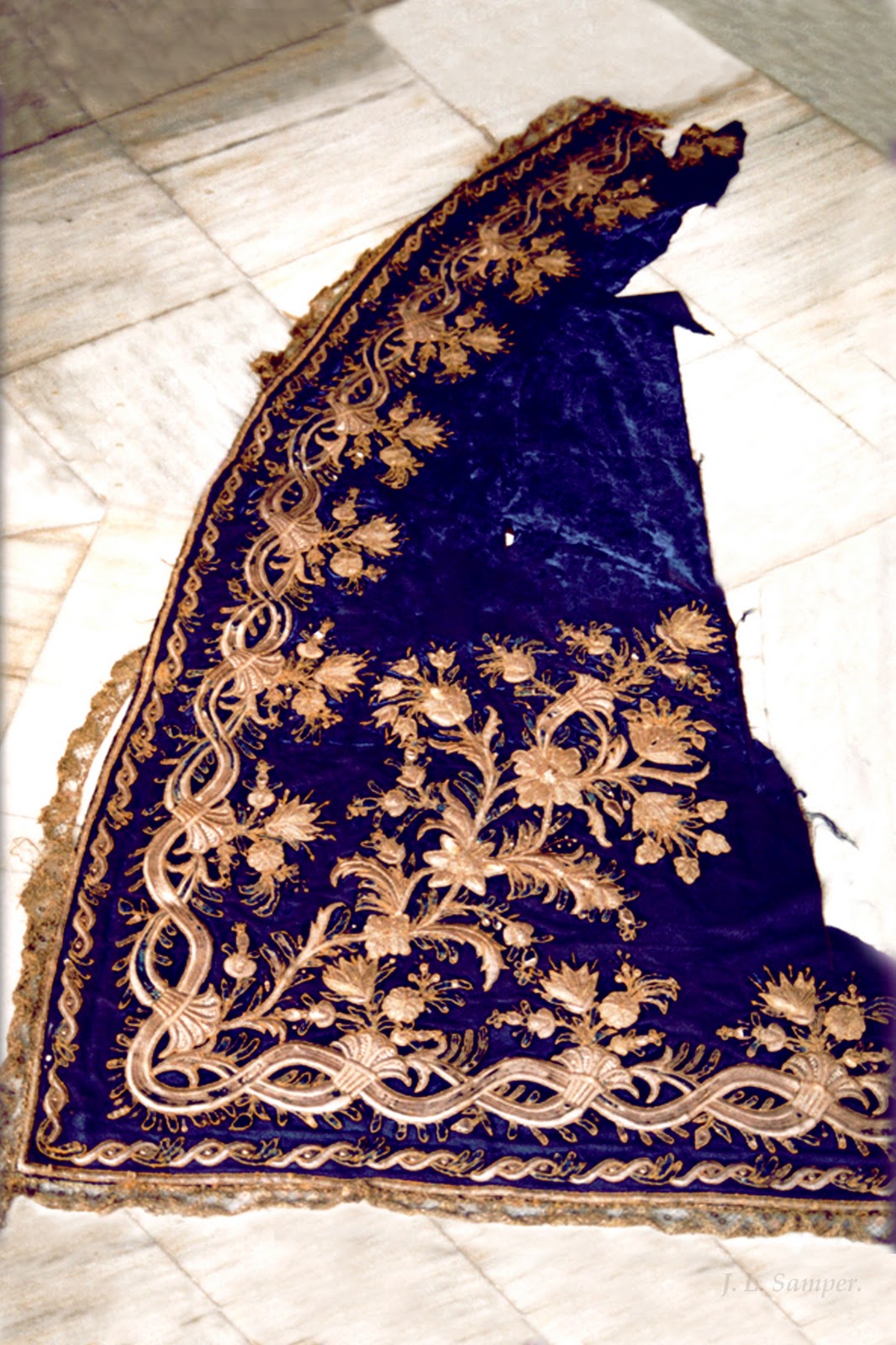 TALLER DE BORDADOS SAN JOSE: RESTAURACIÓN DEL MANTO AZUL DE LA VIRGEN ...