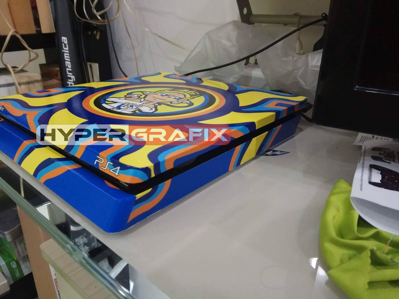 SKIN PS4 FAT, PS4 SLIM DAN PS4 PRO DARI HYPERGRAFIX