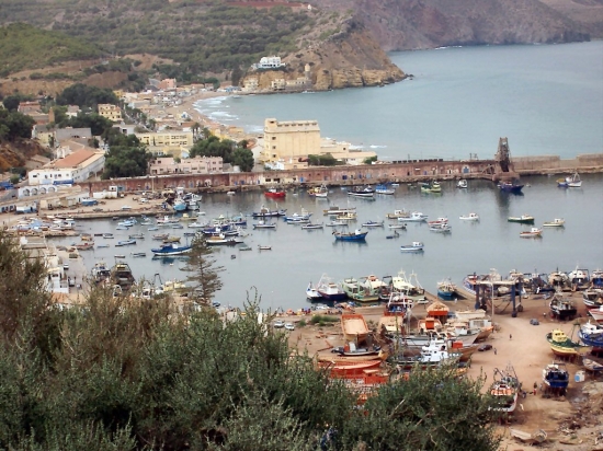 La côte où va s'implanter Beni-Saf sur 1200 mètres, s'étire en ligne ...