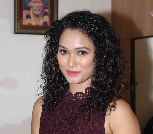 Neetha Shetty Wiki, Movies,affairs, Biodata, Contact-info, Family, News ...