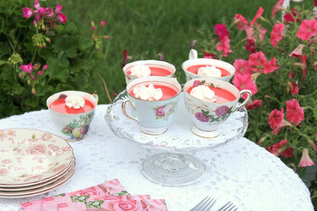 Surprise Your Friends with this Easy Summer Tea Party Trick - Crafts a ...