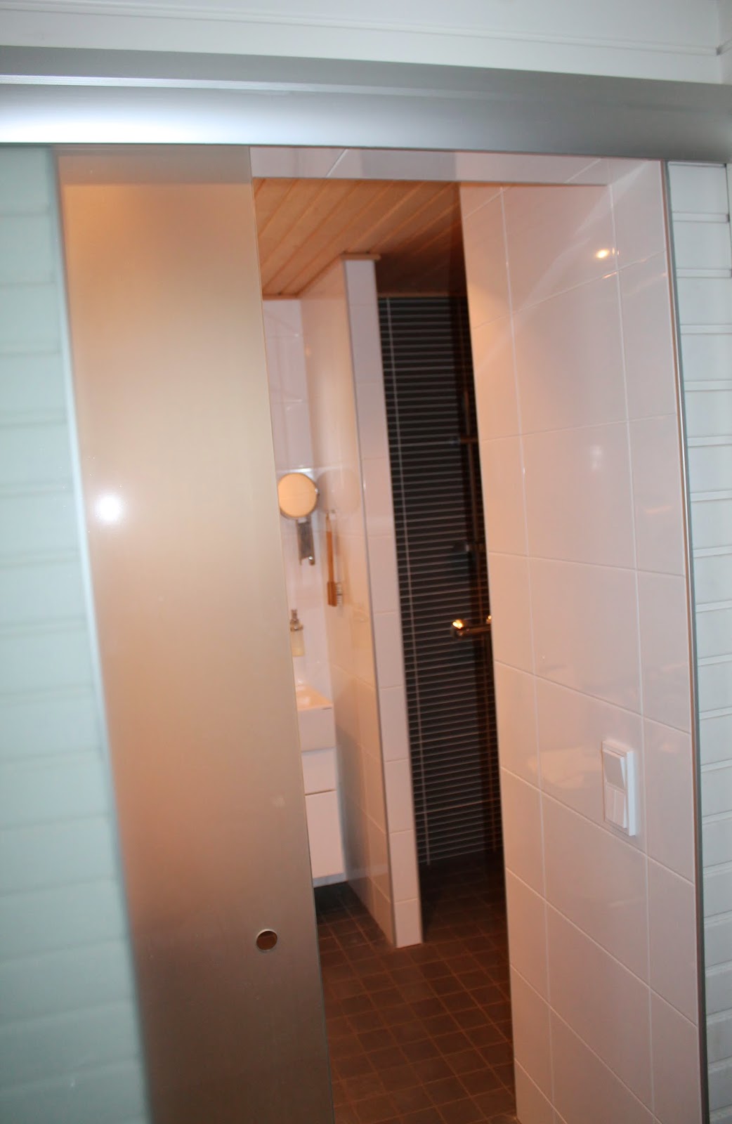 k o t i p o r s t u a: Pesuhuone & Sauna & Pukuhuone