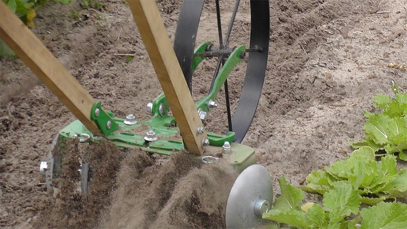 Hand Pushed Garden Cultivators