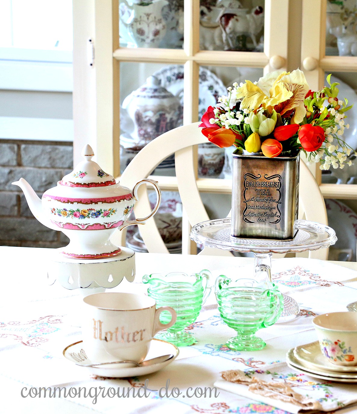 common ground : Vintage Tea Party Vignette