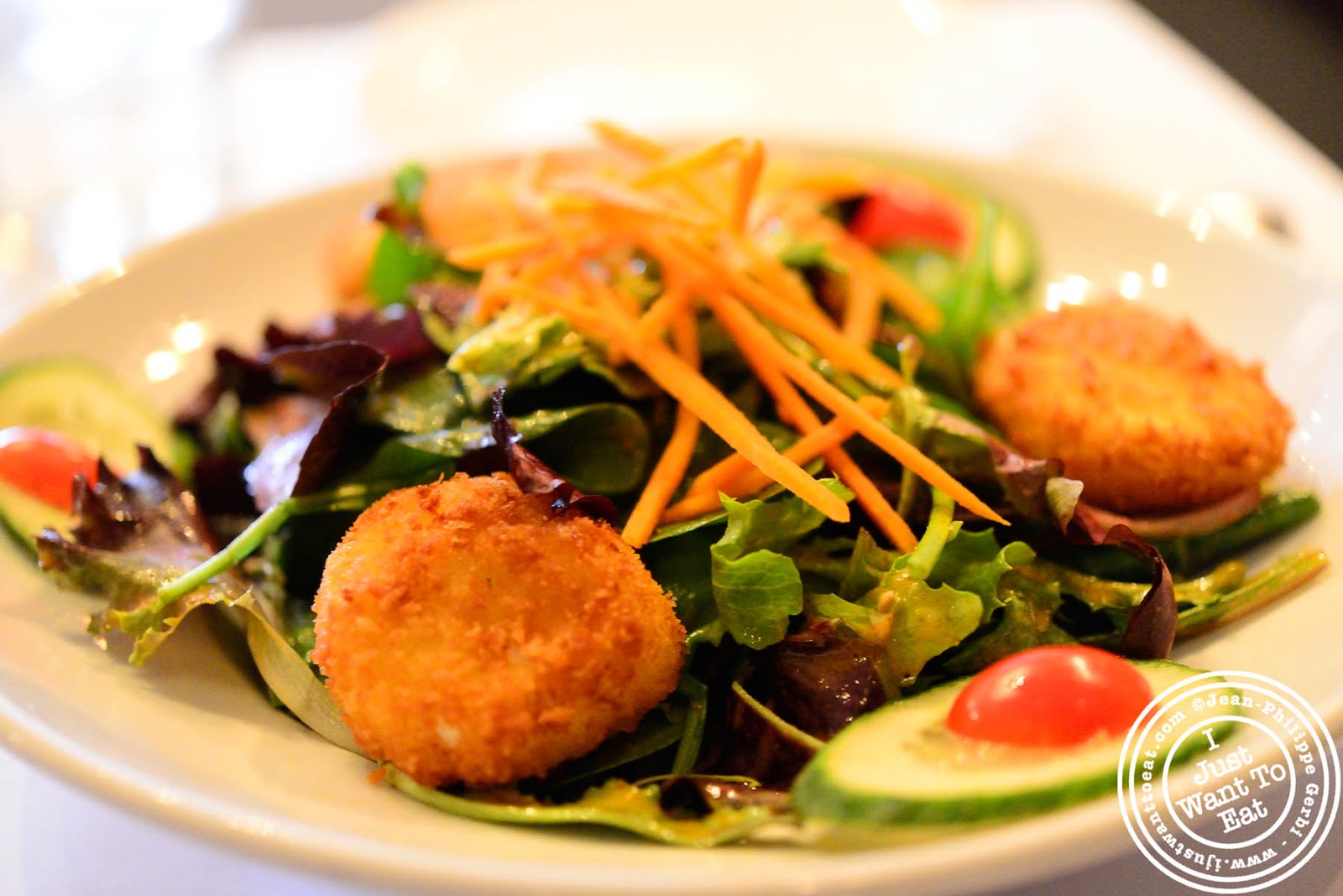 MBG burger at Madison Bar and Grill in Hoboken, NJ | I just want 2 eat