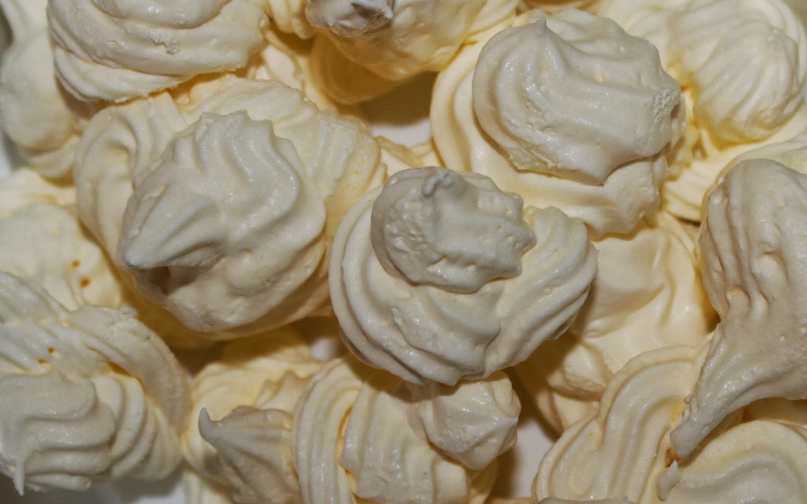 Aira Artistry: Discovering 2014: Whipped Cream Dollops