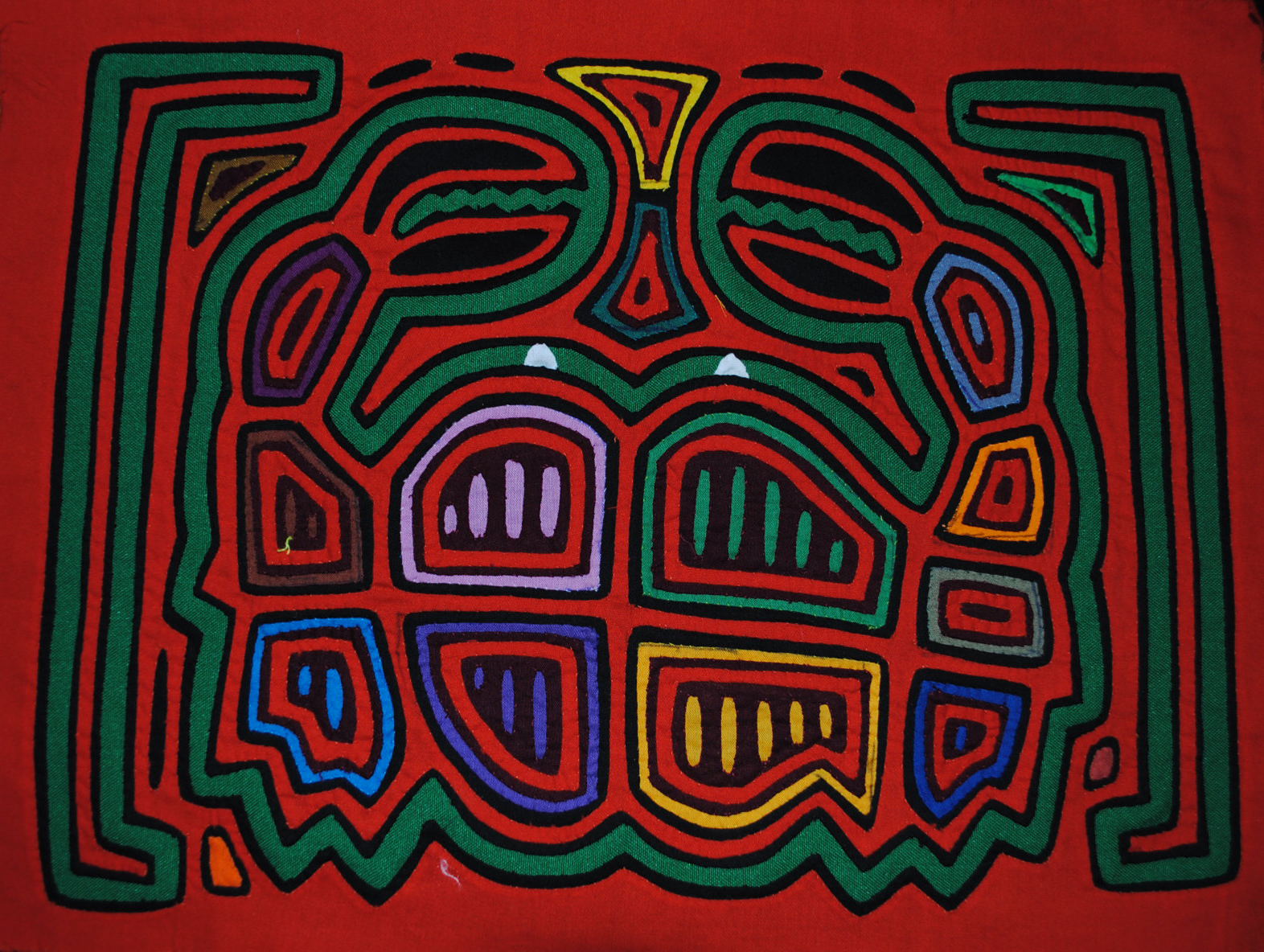 Koloni Accessories Colombia: What to do with Mola?