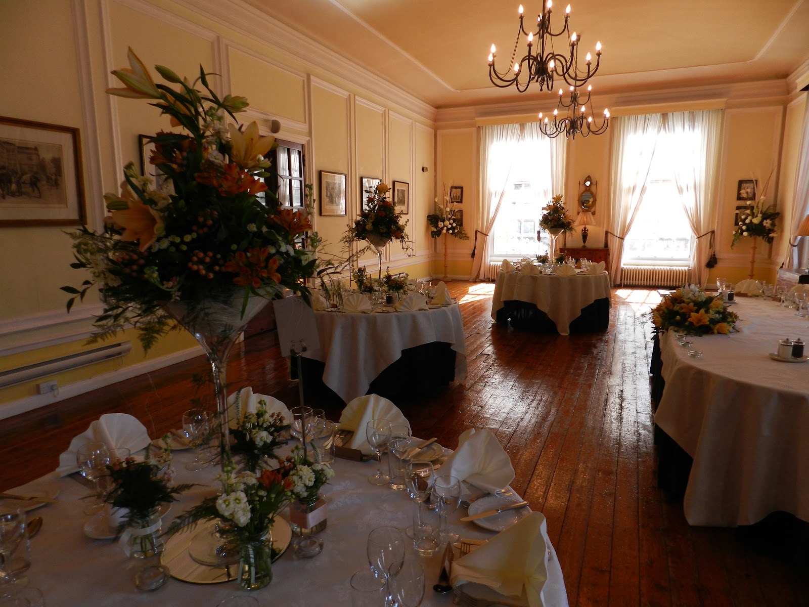 Sandra's Flower Studio.: Hemswell Court Wedding reception