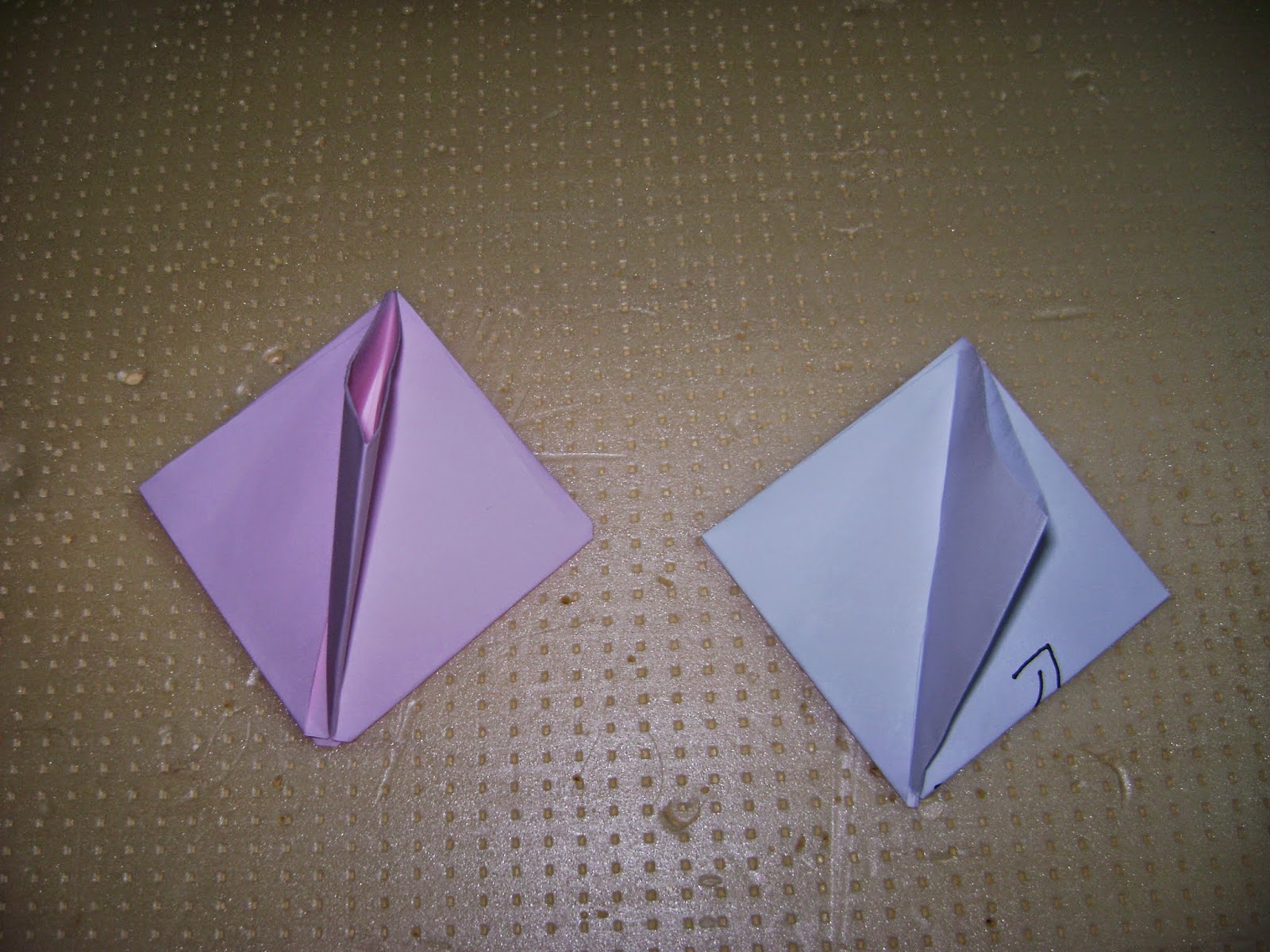 Lumea lui Scolarel...: Lalea (origami)