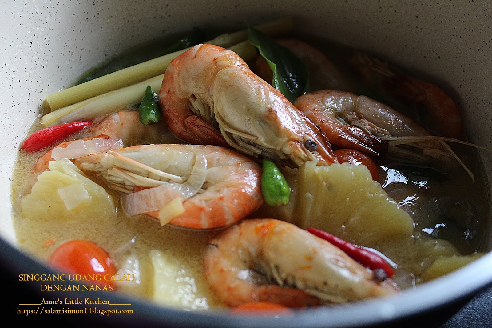 Sedapnya Singgang Udang Galah dengan Nanas! - Amie's Little Kitchen