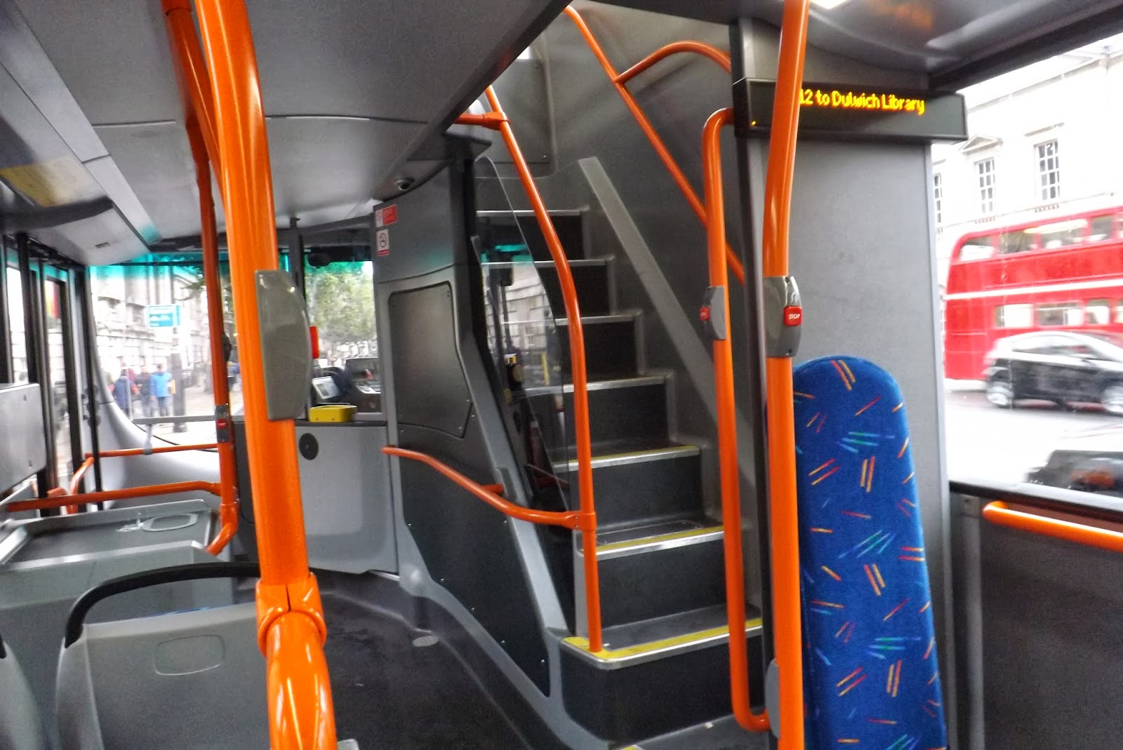 London Bus Scene: V6