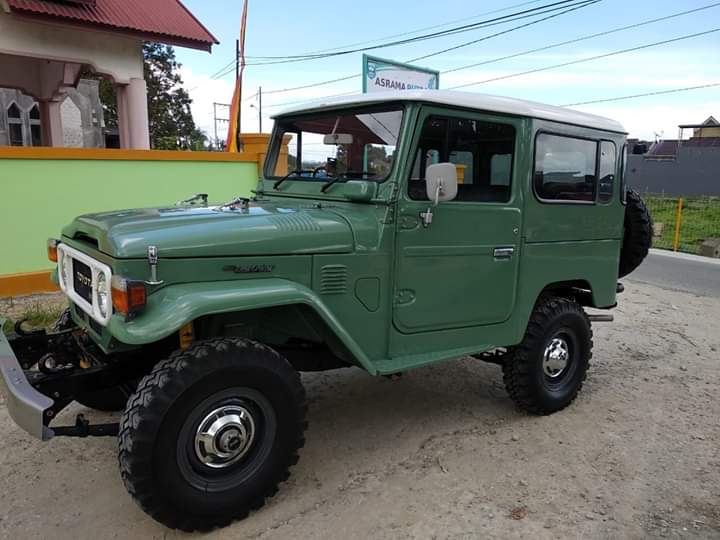 Dijual Hartop Bj40 Tahun 1983. Minat Hub 081804234562 | BLACK OTO MOTIF