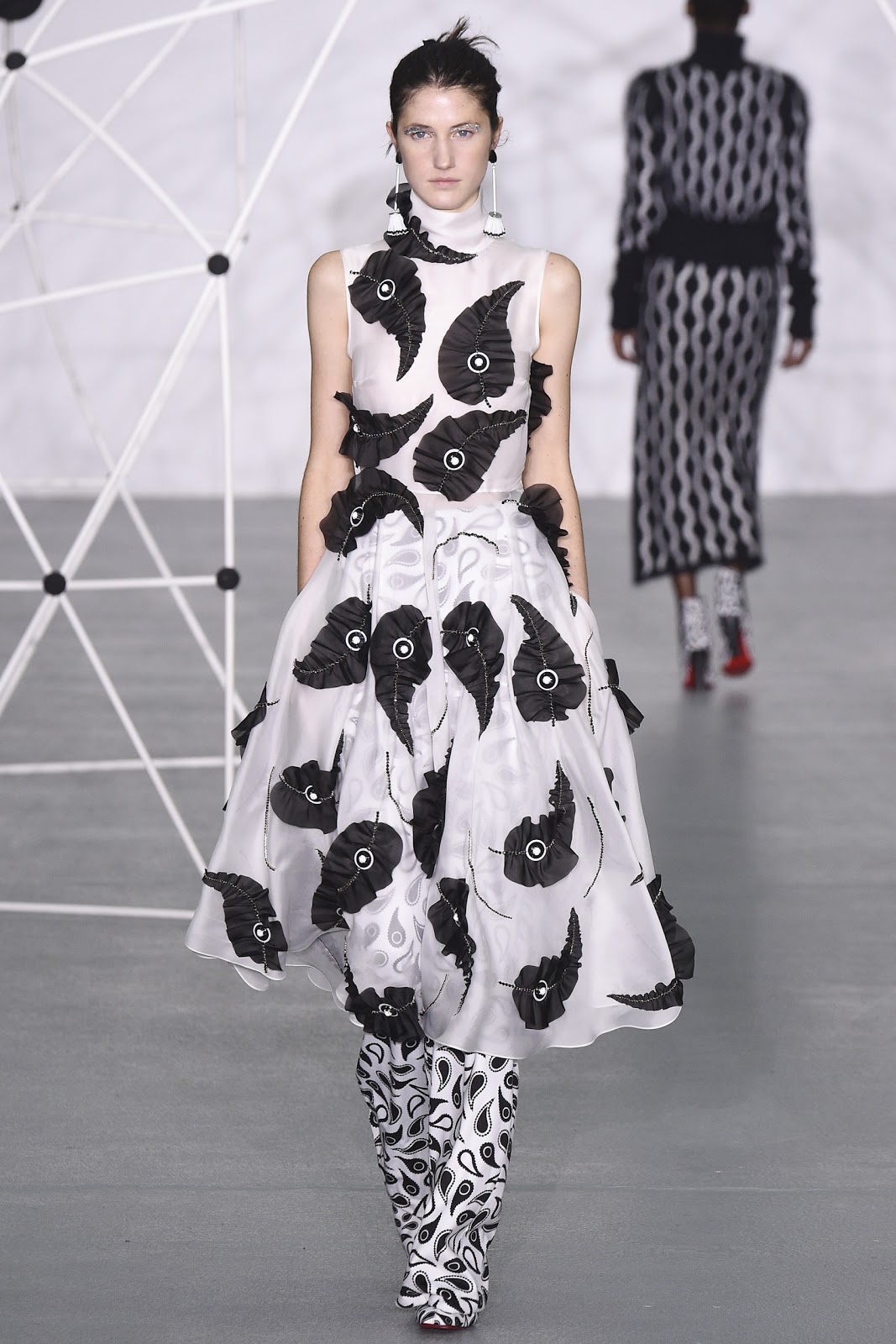Fashion Runway : Holly Fulton Fall-Winter 2016-2017 LFW | Cool Chic ...