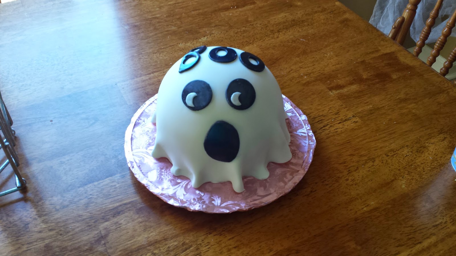 Cakes: Halloween Birthday - Ghost Boo Cake