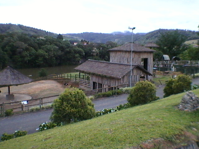 JORNAL R 7ª: FOTOS DO CATONNI TUR ZOOLÓGICO DE SALETE - SC ( 13-11-2011)