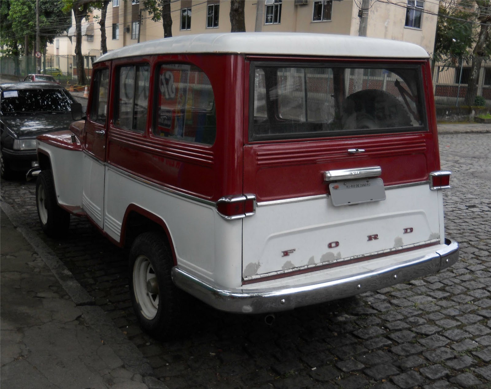 Registros Automotivos do Cotidiano: Ford Rural 1975