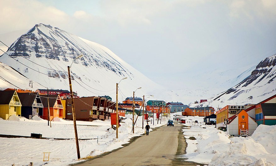 Ultima Thule: Longyearbyen, an arctic capital in glorious surrounding ...