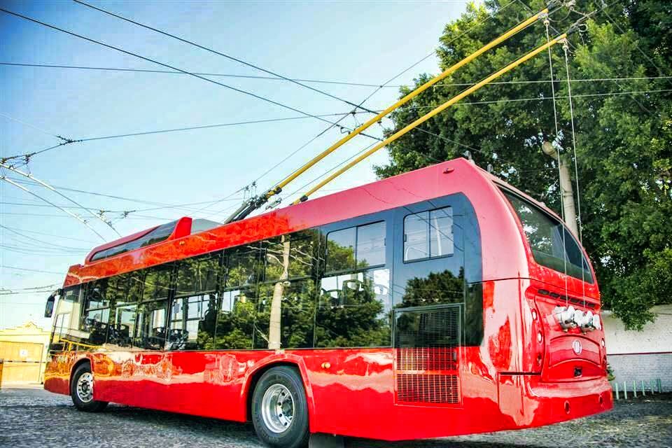Guadalajara se moderniza con Trolebuses DINA.