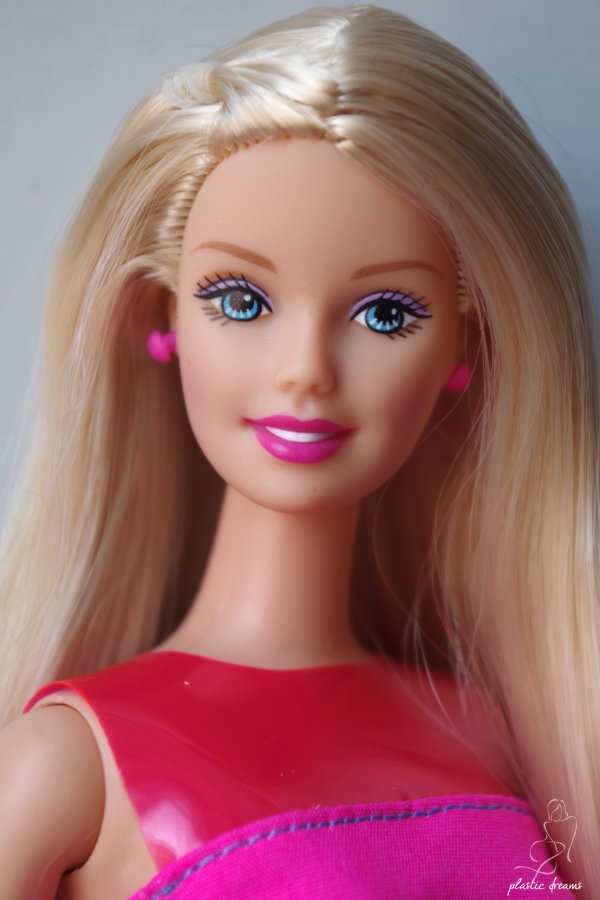 Plastic Dreams Dolls :: Barbie et miniatures: Sit In Style Barbie Doll