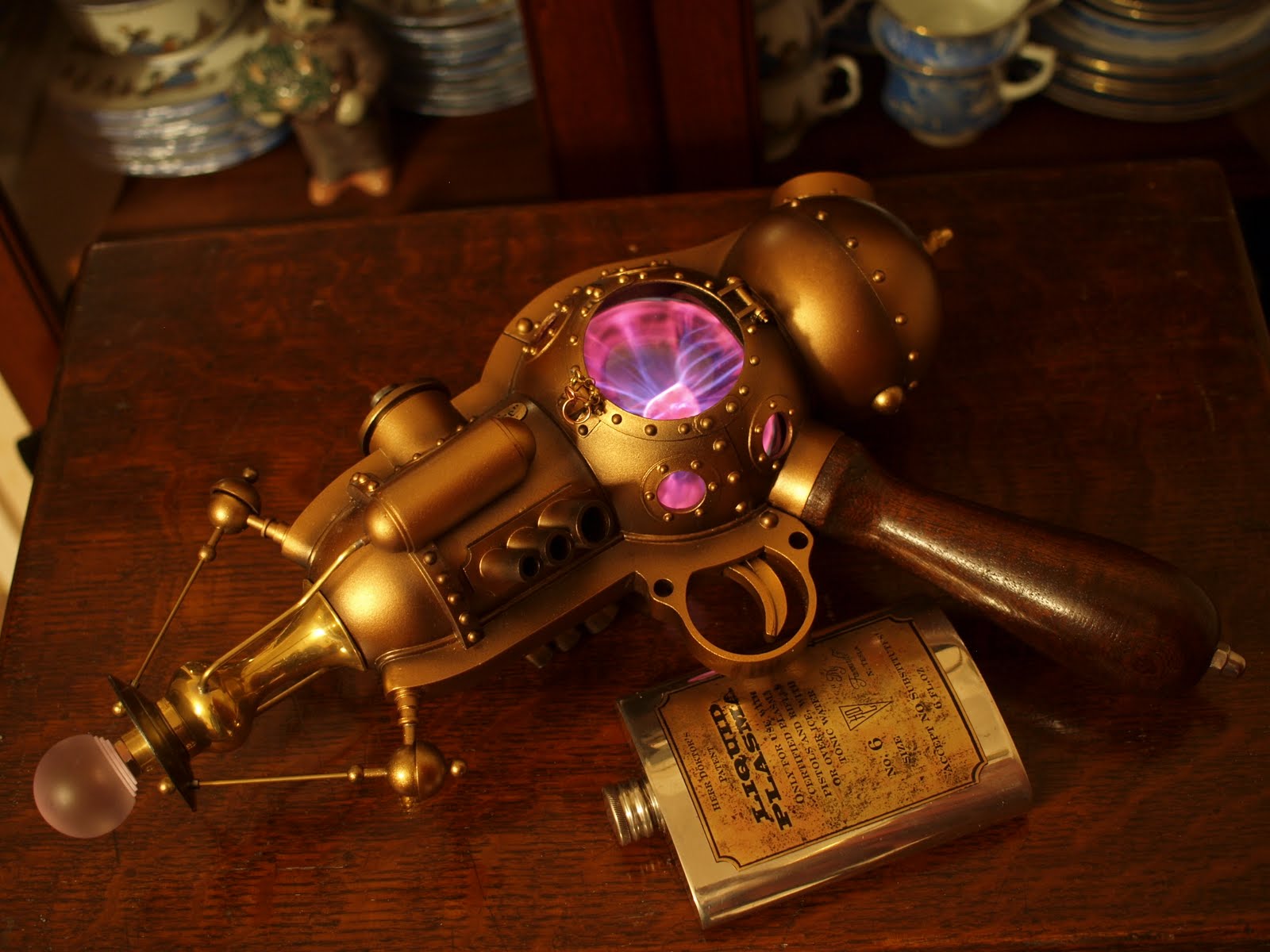 Herr Döktor: The "COMMODORE" Plasma Ray Pistol