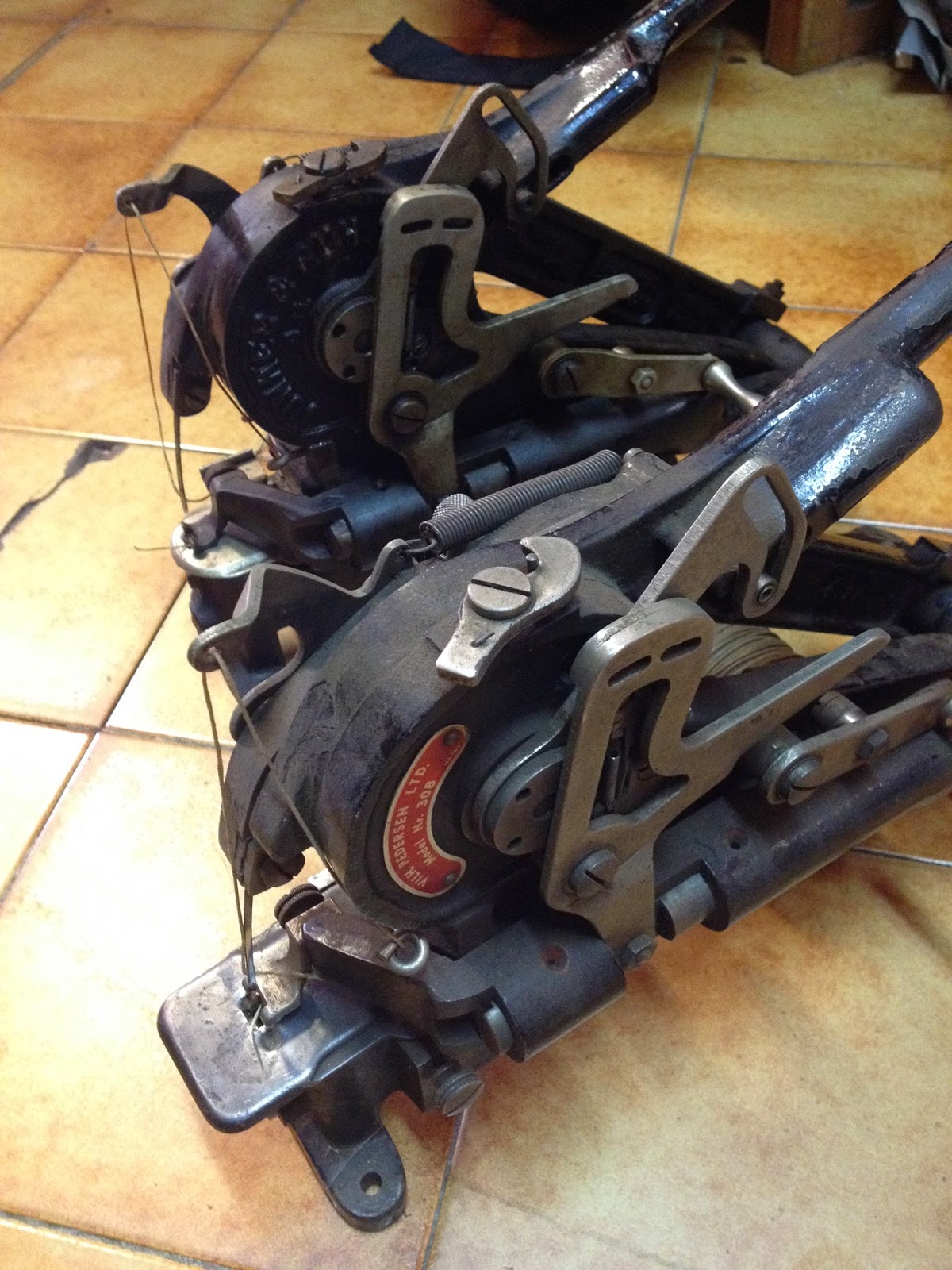 cordonnerie maroquinerie bagagerie sellerie: Les différentes machines à ...