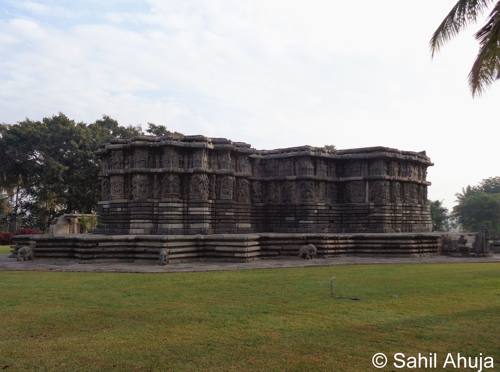 Pixelated Memories: Kedareshwara Temple and Jain Basadis, Halebidu ...
